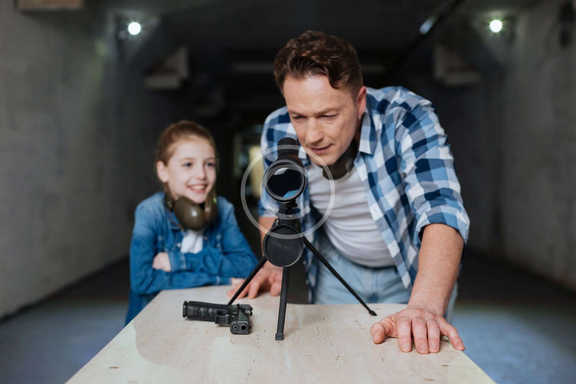 Children and weapon – Dillon Aero